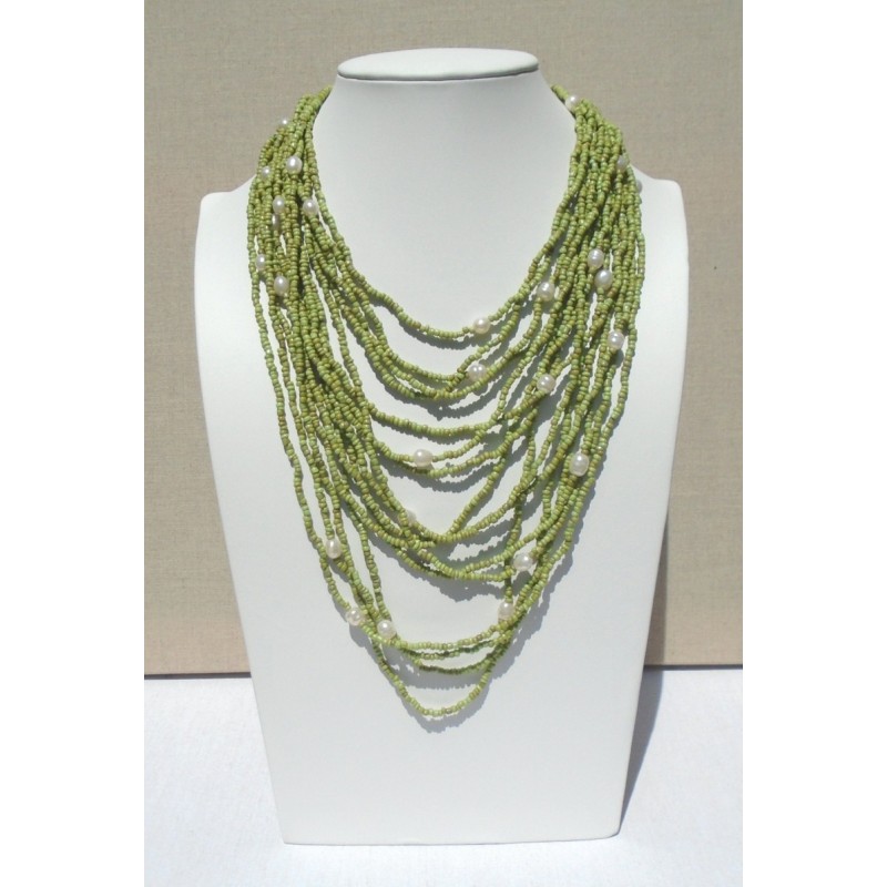 Collier multi-rangs perles nacrées vert